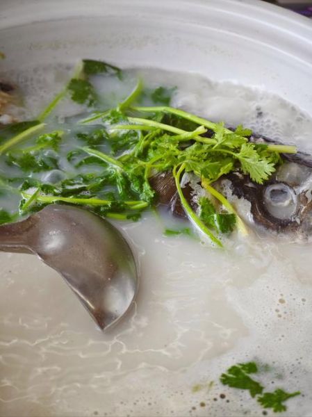 清炖鱼汤放什么调料_清炖鱼汤怎么做不腥-第1张图片-山城妙识 清炖鱼汤放什么调料_清炖鱼汤怎么做不腥-第1张图片-山城妙识