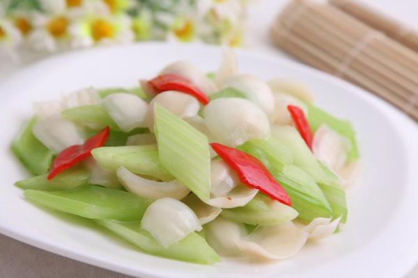 西芹百合怎么炒_西芹百合炒几分钟-第1张图片-山城妙识