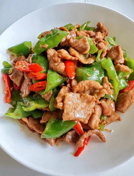 菜椒怎么炒好吃入味_菜椒炒肉先炒哪个-第2张图片-山城妙识