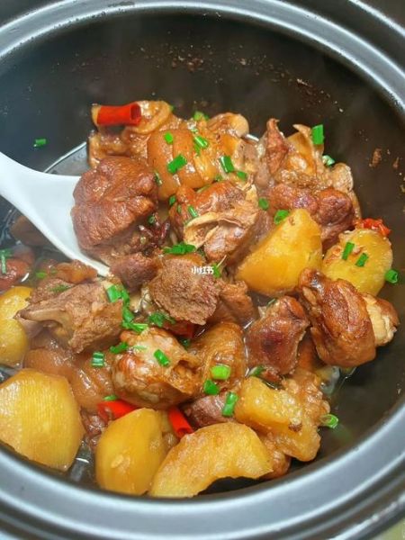 肘子炖土豆怎么做_肘子炖土豆需要多久-第3张图片-山城妙识 肘子炖土豆怎么做_肘子炖土豆需要多久-第3张图片-山城妙识