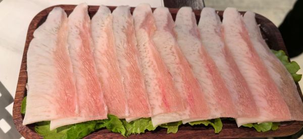 鳄鱼肉好吃吗_鳄鱼肉什么味道-第2张图片-山城妙识