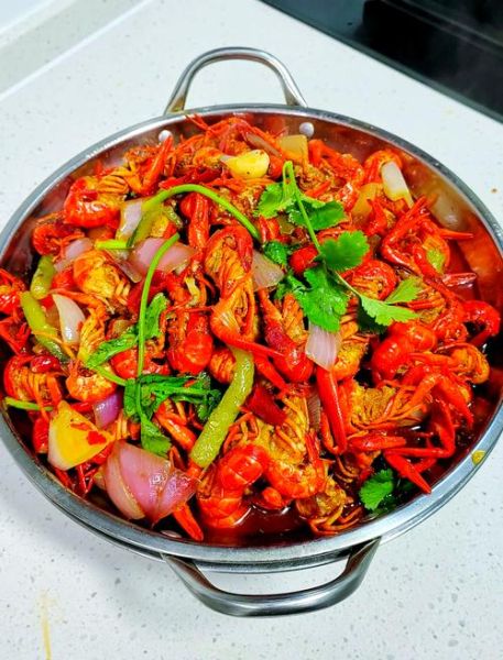 麻辣小龙虾怎么做_家庭版做法简单易学-第1张图片-山城妙识 麻辣小龙虾怎么做_家庭版做法简单易学-第1张图片-山城妙识