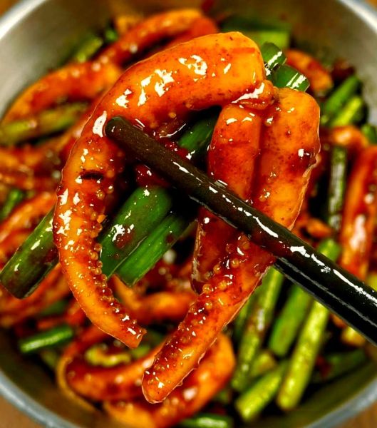 鱿鱼蒜苔怎么做_鱿鱼蒜苔的家常做法-第3张图片-山城妙识