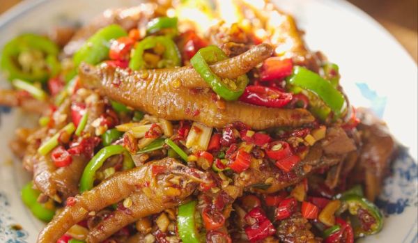 鸡爪和什么一起烧好吃_鸡爪烧什么配菜最香-第2张图片-山城妙识 鸡爪和什么一起烧好吃_鸡爪烧什么配菜最香-第2张图片-山城妙识