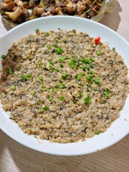 梅菜肉饼怎么蒸才松软_梅菜肉饼的正宗配方-第2张图片-山城妙识