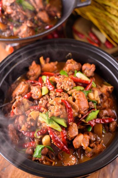 重庆烧鸡公火锅怎么做_正宗做法步骤-第1张图片-山城妙识 重庆烧鸡公火锅怎么做_正宗做法步骤-第1张图片-山城妙识