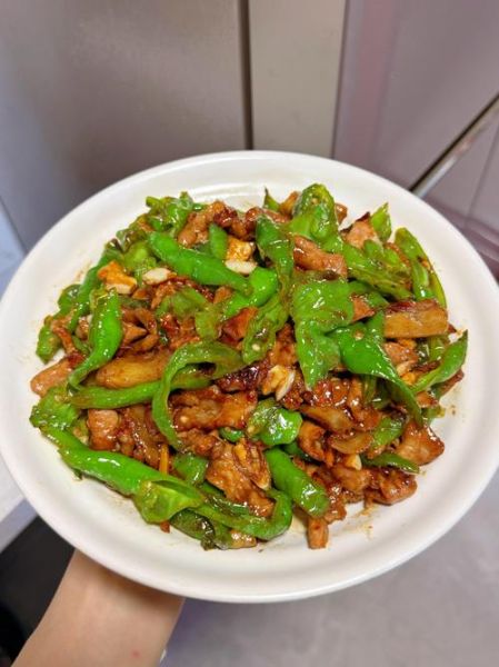 辣子炒肉怎么做_辣子炒肉用哪个部位肉-第2张图片-山城妙识 辣子炒肉怎么做_辣子炒肉用哪个部位肉-第2张图片-山城妙识