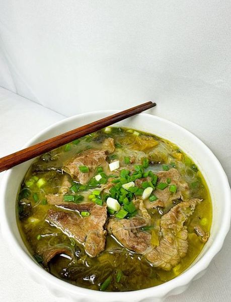 酸菜汤不放肉的做法_酸菜汤不放肉怎么做好吃-第1张图片-山城妙识