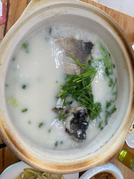 胖头鱼头怎么做好吃_胖头鱼头汤的做法窍门-第2张图片-山城妙识