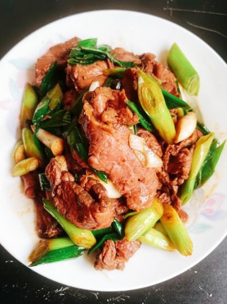 青蒜炒肉怎么做_青蒜炒肉的家常做法-第2张图片-山城妙识 青蒜炒肉怎么做_青蒜炒肉的家常做法-第2张图片-山城妙识