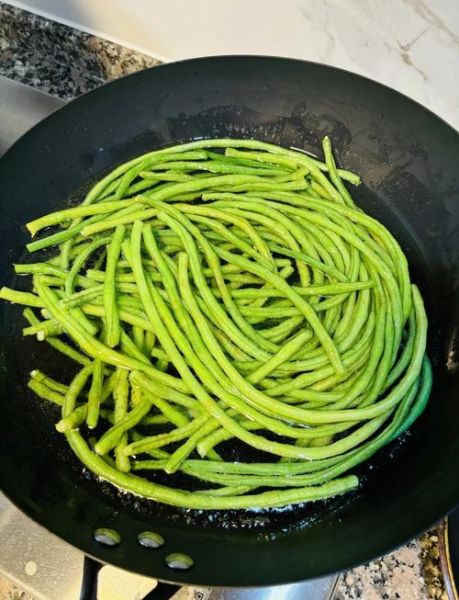 猪肉豆角馅饺子怎么调馅才好吃_猪肉豆角馅饺子焯水还是不焯水-第1张图片-山城妙识 猪肉豆角馅饺子怎么调馅才好吃_猪肉豆角馅饺子焯水还是不焯水-第1张图片-山城妙识