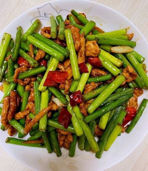 蒜苔炒肉图片大全大图_蒜苔炒肉怎么做才好吃-第3张图片-山城妙识