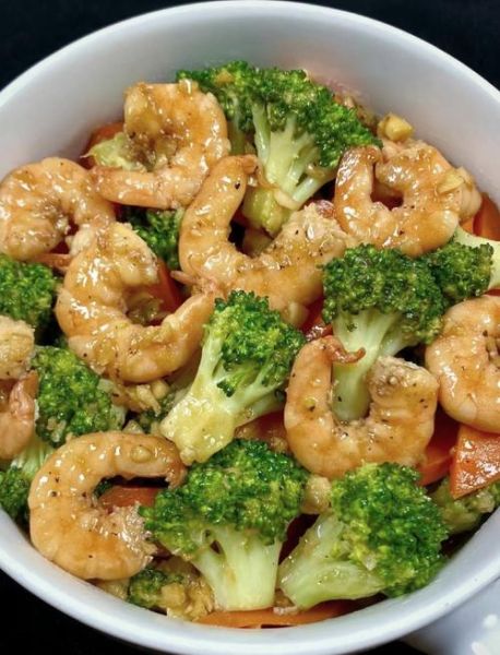 西兰花炒虾仁胡萝卜怎么做_西兰花炒虾仁胡萝卜热量高吗-第3张图片-山城妙识