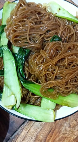 红薯粉丝怎么炒好吃_红薯粉丝炒之前要不要焯水-第1张图片-山城妙识 红薯粉丝怎么炒好吃_红薯粉丝炒之前要不要焯水-第1张图片-山城妙识