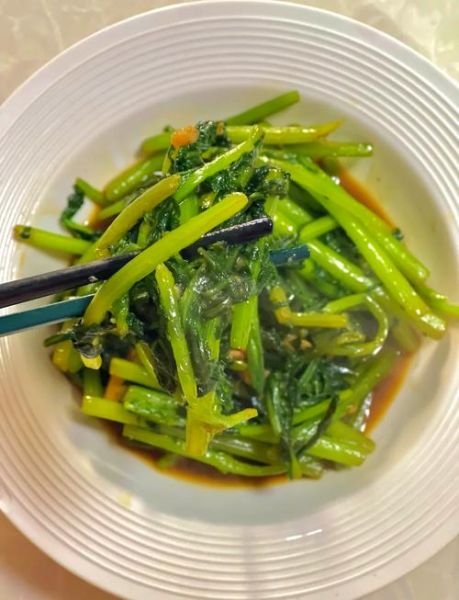 茼蒿和什么搭配炒着好吃_茼蒿炒什么最香-第2张图片-山城妙识