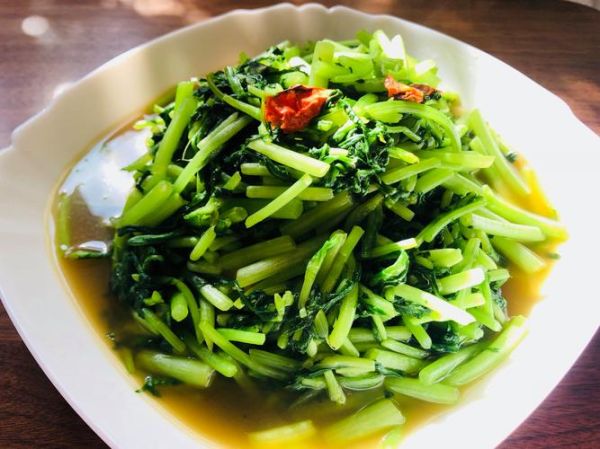 茼蒿和什么搭配炒着好吃_茼蒿炒什么最香-第3张图片-山城妙识