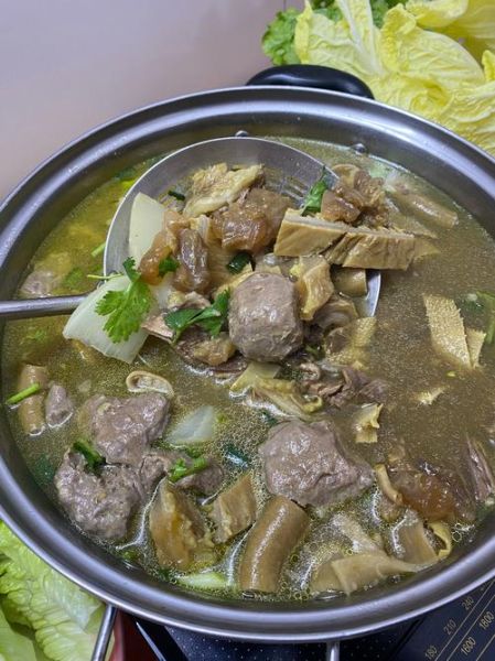 牛腩火锅的做法及配料_牛腩火锅怎么做好吃-第1张图片-山城妙识