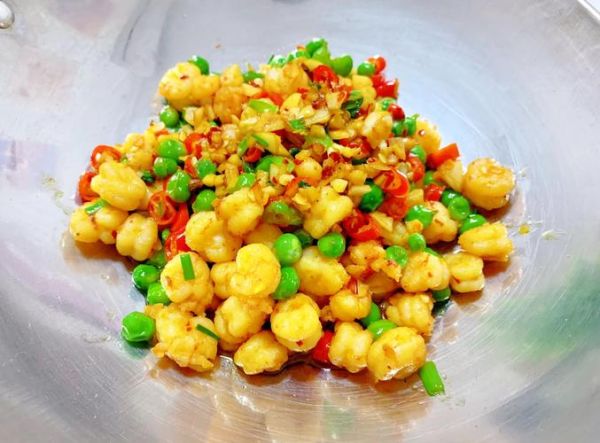 清炒青豆虾仁怎么做_青豆虾仁炒多久才嫩-第1张图片-山城妙识