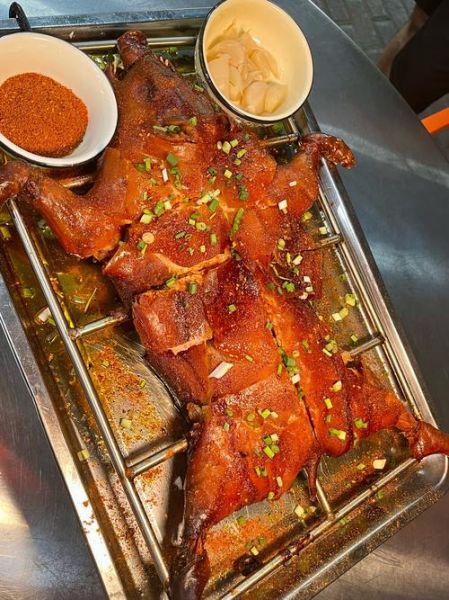 脆皮烤乳猪怎么做_烤乳猪哪里最正宗-第1张图片-山城妙识 脆皮烤乳猪怎么做_烤乳猪哪里最正宗-第1张图片-山城妙识