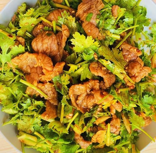 牛肉拌馅儿和什么菜最好_牛肉馅儿搭配蔬菜推荐-第1张图片-山城妙识