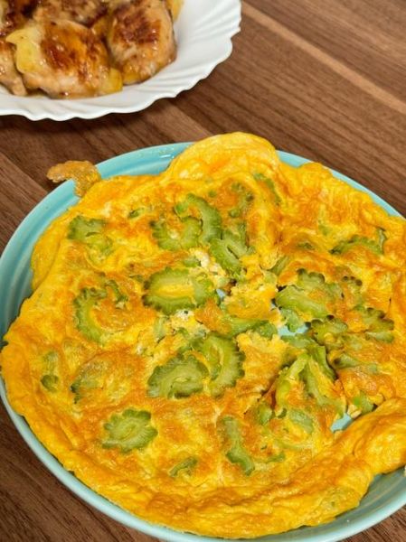 苦瓜煎蛋的营养价值_苦瓜煎蛋的功效与作用-第1张图片-山城妙识 苦瓜煎蛋的营养价值_苦瓜煎蛋的功效与作用-第1张图片-山城妙识