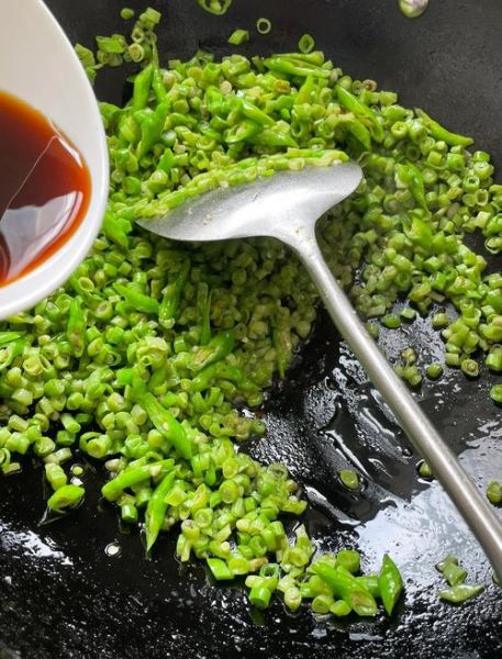 炒豇豆怎么炒才翠绿_炒豇豆图片步骤详解-第3张图片-山城妙识 炒豇豆怎么炒才翠绿_炒豇豆图片步骤详解-第3张图片-山城妙识