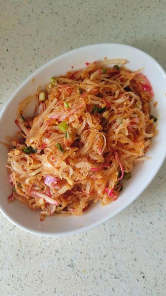 凉拌胡萝卜丝怎么做好吃_凉拌胡萝卜丝用不用焯水-第2张图片-山城妙识