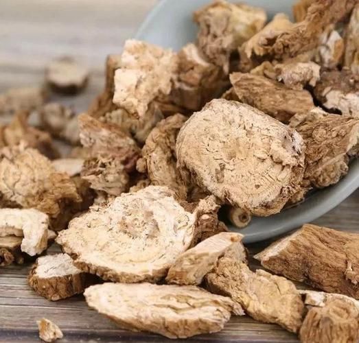 南沙参和北沙参的区别_哪个更适合煲汤-第1张图片-山城妙识 南沙参和北沙参的区别_哪个更适合煲汤-第1张图片-山城妙识