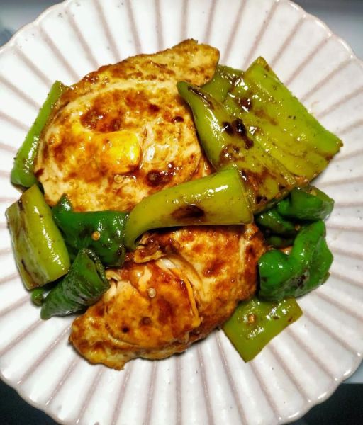 虎皮尖椒蛋怎么做_虎皮尖椒蛋先煎蛋还是先炒辣椒-第1张图片-山城妙识 虎皮尖椒蛋怎么做_虎皮尖椒蛋先煎蛋还是先炒辣椒-第1张图片-山城妙识