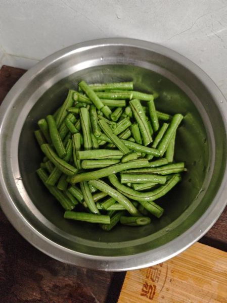豆角焖面条怎么做_豆角焖面条最正宗的做法-第1张图片-山城妙识
