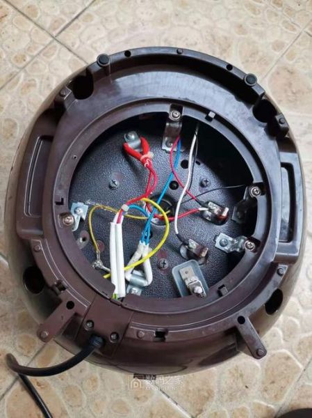 苏泊尔电压力锅上盖怎么拆_上盖拆解图解-第3张图片-山城妙识