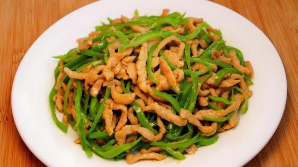 炒青椒的最佳搭配_青椒炒什么肉最香-第2张图片-山城妙识