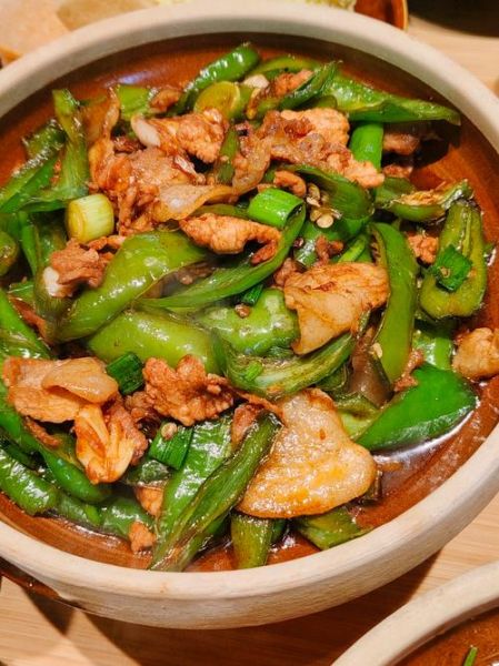 湘菜小炒肉怎么做_正宗做法步骤-第1张图片-山城妙识 湘菜小炒肉怎么做_正宗做法步骤-第1张图片-山城妙识