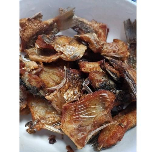 炸小鲫鱼怎么做好吃_炸小鲫鱼酥脆技巧-第2张图片-山城妙识 炸小鲫鱼怎么做好吃_炸小鲫鱼酥脆技巧-第2张图片-山城妙识