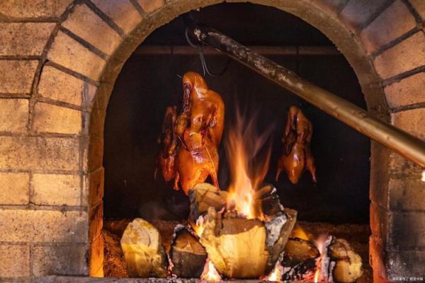 北京正宗烤鸭店哪家好_如何分辨挂炉与焖炉-第1张图片-山城妙识