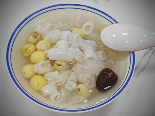 龙眼糖水怎么做_龙眼糖水需要煮多久-第1张图片-山城妙识