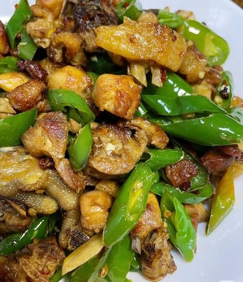 青椒辣子鸡块怎么做_辣子鸡块为什么用青椒-第2张图片-山城妙识 青椒辣子鸡块怎么做_辣子鸡块为什么用青椒-第2张图片-山城妙识