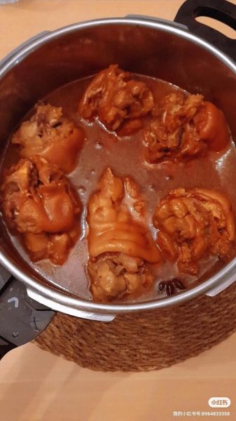 高压锅炖猪蹄多少分钟_猪蹄炖多久才软烂-第1张图片-山城妙识