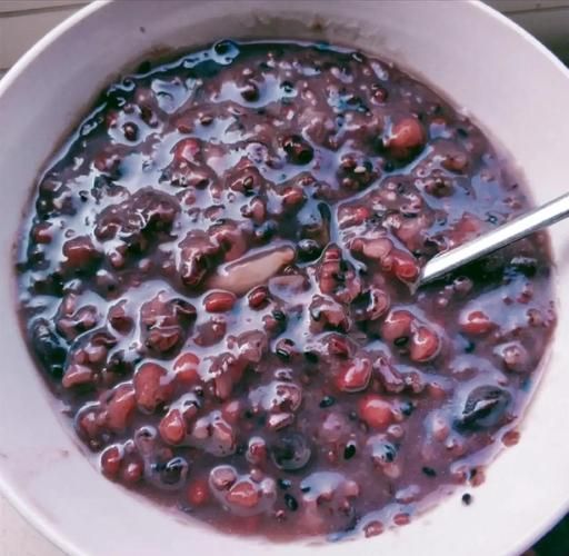 黑豆粥的做法最正宗的做法_黑豆粥怎么煮才软糯香浓-第3张图片-山城妙识
