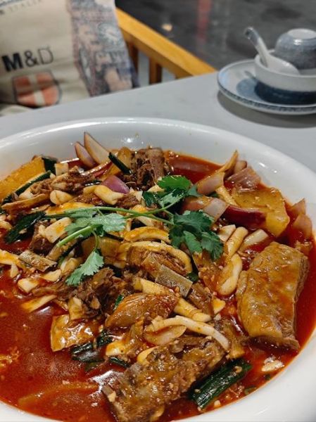 黄焖羊肉怎么做才正宗_黄焖羊肉最正宗的做法-第1张图片-山城妙识