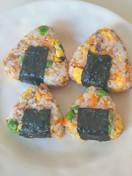 五彩饭团的做法大全_五彩饭团怎么保存-第1张图片-山城妙识 五彩饭团的做法大全_五彩饭团怎么保存-第1张图片-山城妙识