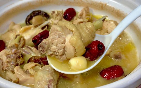 鸡肉汤放什么煲汤好_鸡肉汤搭配什么食材最鲜-第2张图片-山城妙识 鸡肉汤放什么煲汤好_鸡肉汤搭配什么食材最鲜-第2张图片-山城妙识