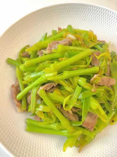 干黄花菜炒肉怎么做_干黄花菜炒肉焯水吗-第1张图片-山城妙识 干黄花菜炒肉怎么做_干黄花菜炒肉焯水吗-第1张图片-山城妙识