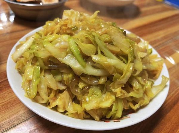 甘蓝炒粉条怎么做好吃_甘蓝炒粉条的家常做法-第2张图片-山城妙识