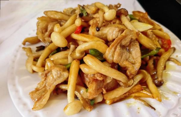 菌菇炒肉片怎么炒才嫩_菌菇炒肉片用哪种菌菇最好-第2张图片-山城妙识