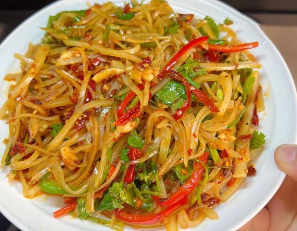 凉拌土豆丝怎么做好吃_凉拌土豆丝要不要焯水-第3张图片-山城妙识 凉拌土豆丝怎么做好吃_凉拌土豆丝要不要焯水-第3张图片-山城妙识