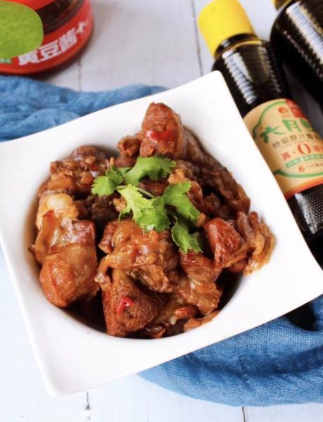 炖羊腿肉怎么做好吃_炖羊腿肉用高压锅还是砂锅-第1张图片-山城妙识