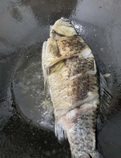 鲫鱼炖豆腐怎么做_鲫鱼炖豆腐最简单的做法-第3张图片-山城妙识 鲫鱼炖豆腐怎么做_鲫鱼炖豆腐最简单的做法-第3张图片-山城妙识