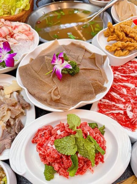 牛肉火锅怎么做_牛肉火锅配料有哪些-第1张图片-山城妙识 牛肉火锅怎么做_牛肉火锅配料有哪些-第1张图片-山城妙识