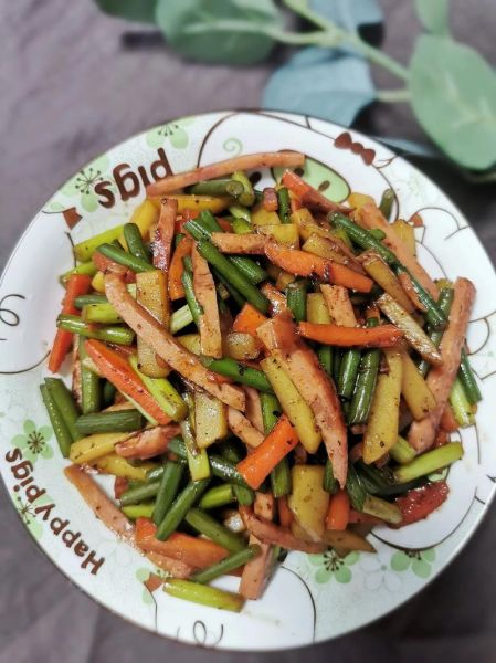 蒜苔怎么炒好吃_蒜苔最简单的家常做法-第1张图片-山城妙识